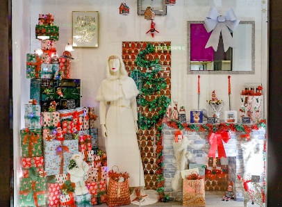Isabel Hospice shop window shortlisted for national award - Isabel Hospice